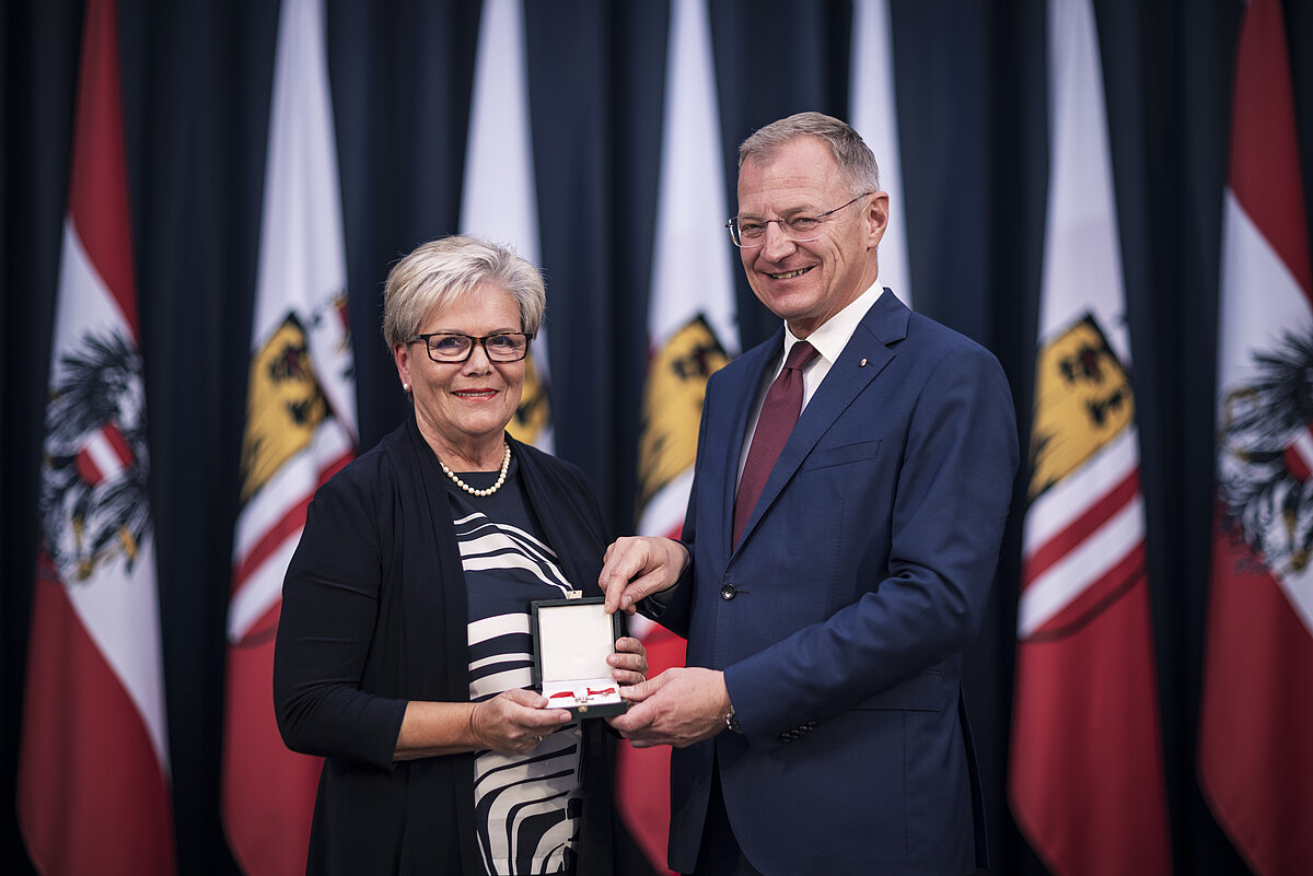 Goldenes Verdienstzeichen des Landes Oberösterreich verliehen: OÖVP ...